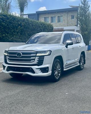 Corotos | Toyota Land Cruiser VXR 2025
